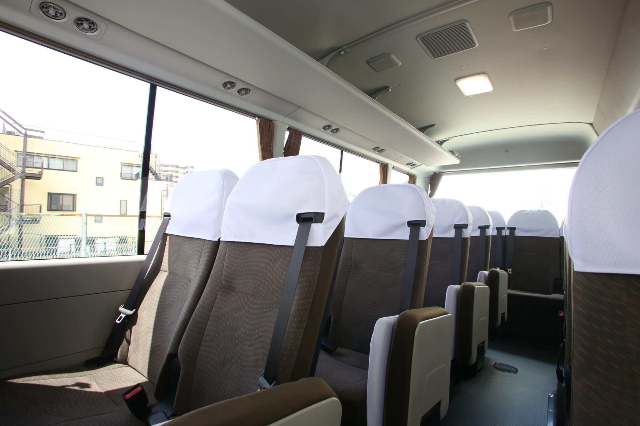 20人で貸切バスを予約！おすすめ車種と料金目安 | 安全・高品質な貸切バス見積もり・予約【BUS PALETTE】