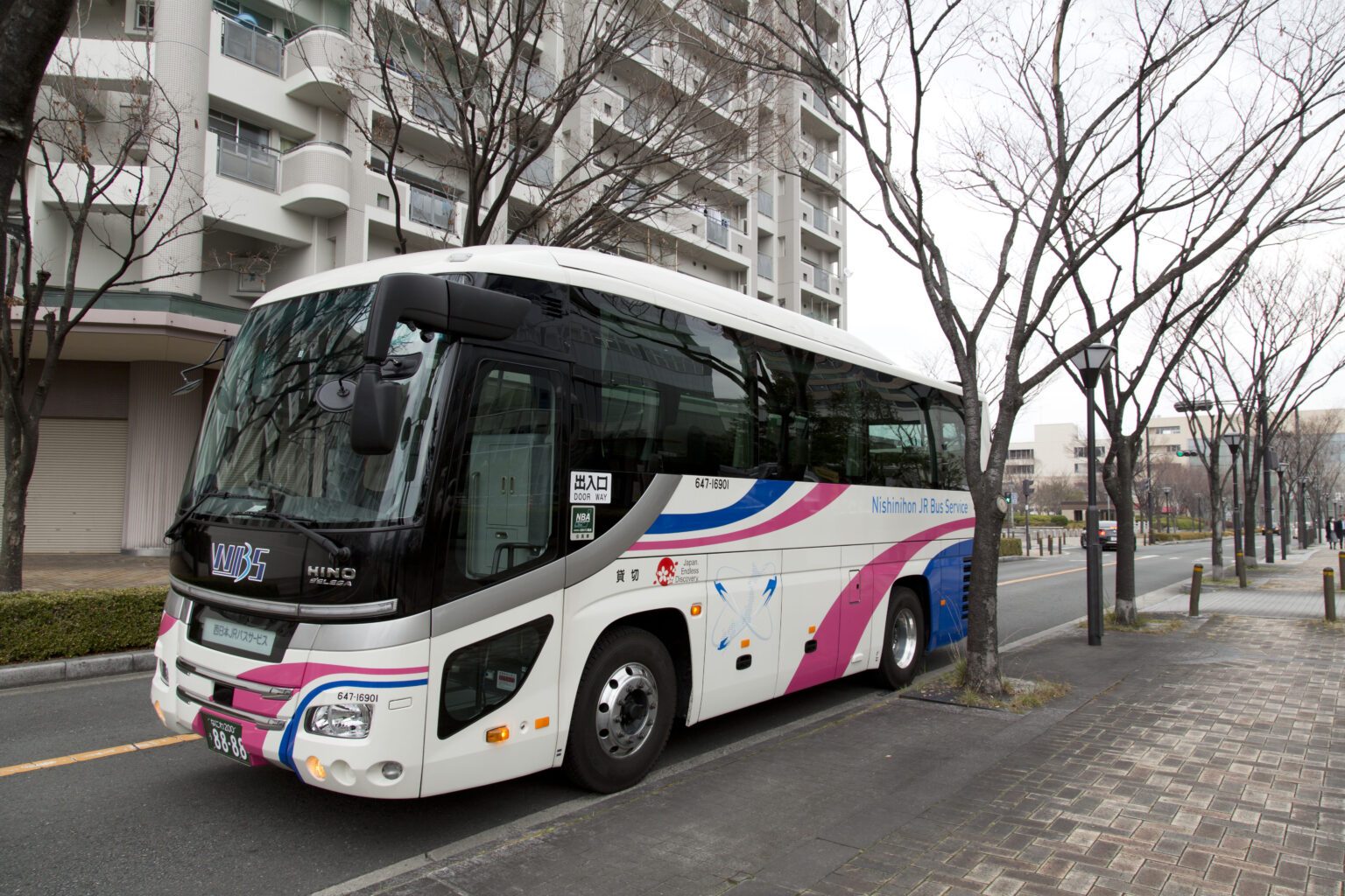 20人で貸切バスを予約！おすすめ車種と料金目安 | 安全・高品質な貸切バス見積もり・予約【BUS PALETTE】