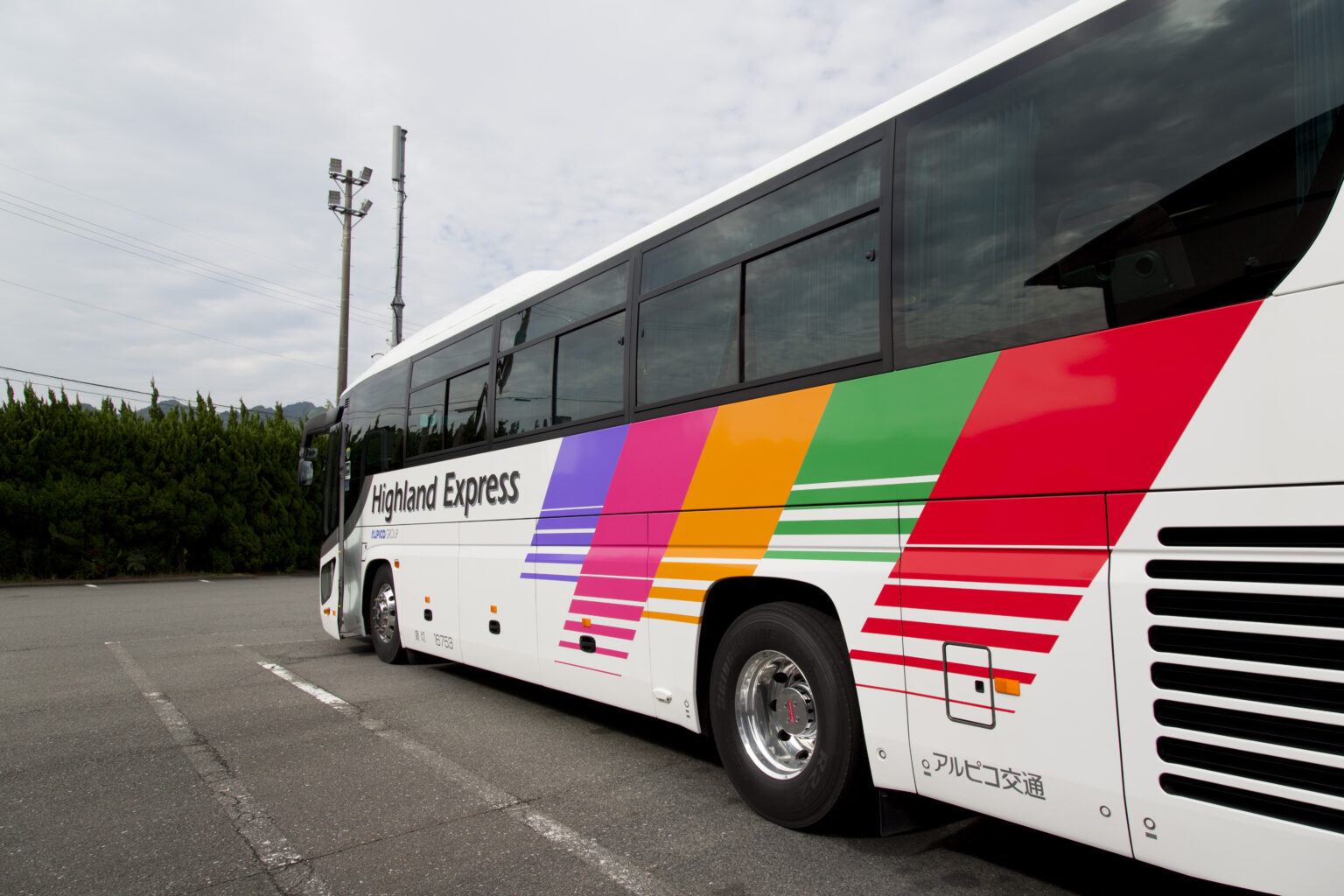 貸切バスとレンタルバスの違いとは？ | 安全・高品質な貸切バス見積もり・予約【BUS PALETTE】