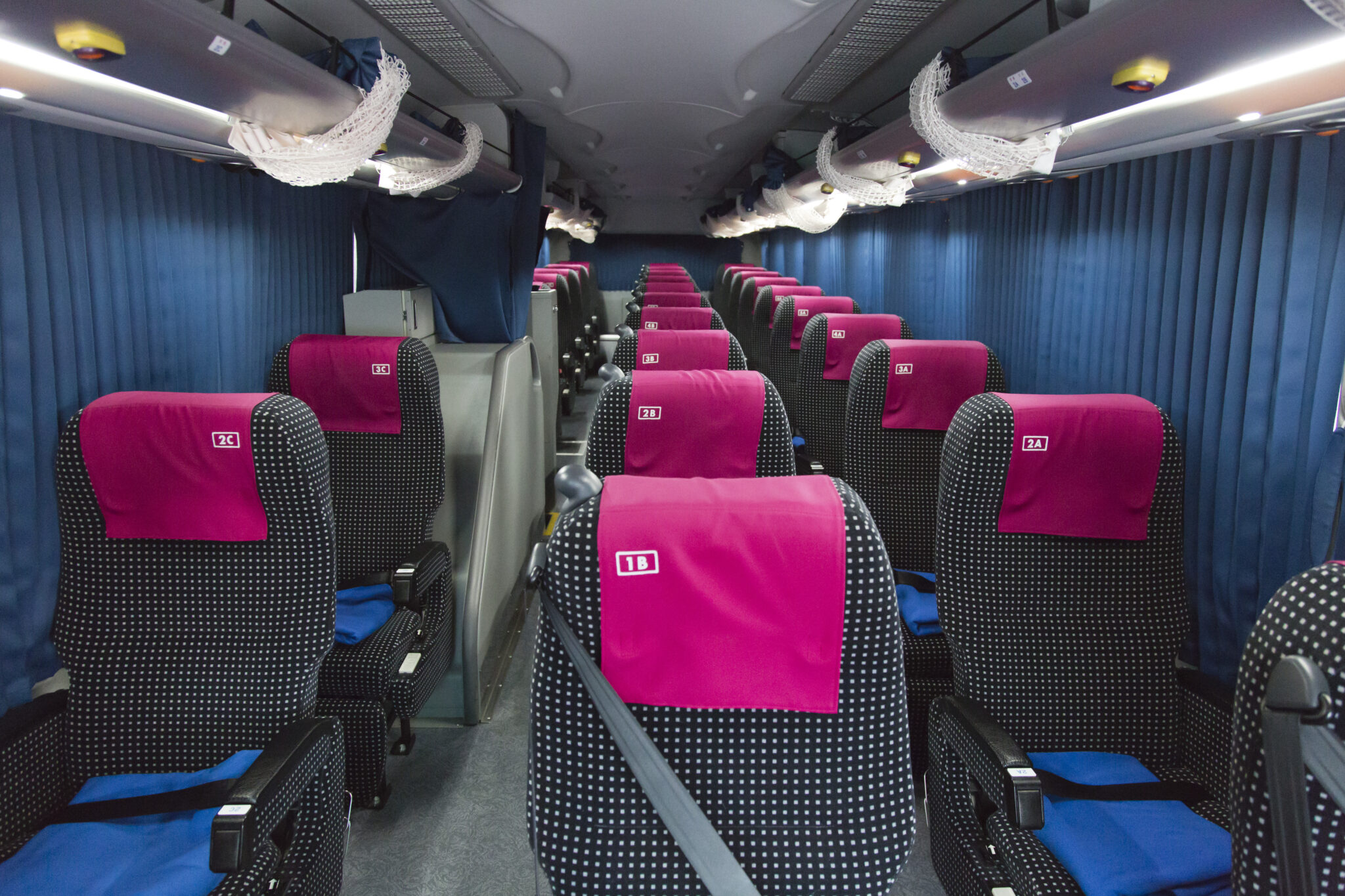 深夜・夜行で貸切バスを予約したい！料金とポイント | 安全・高品質な貸切バス見積もり・予約【BUS PALETTE】