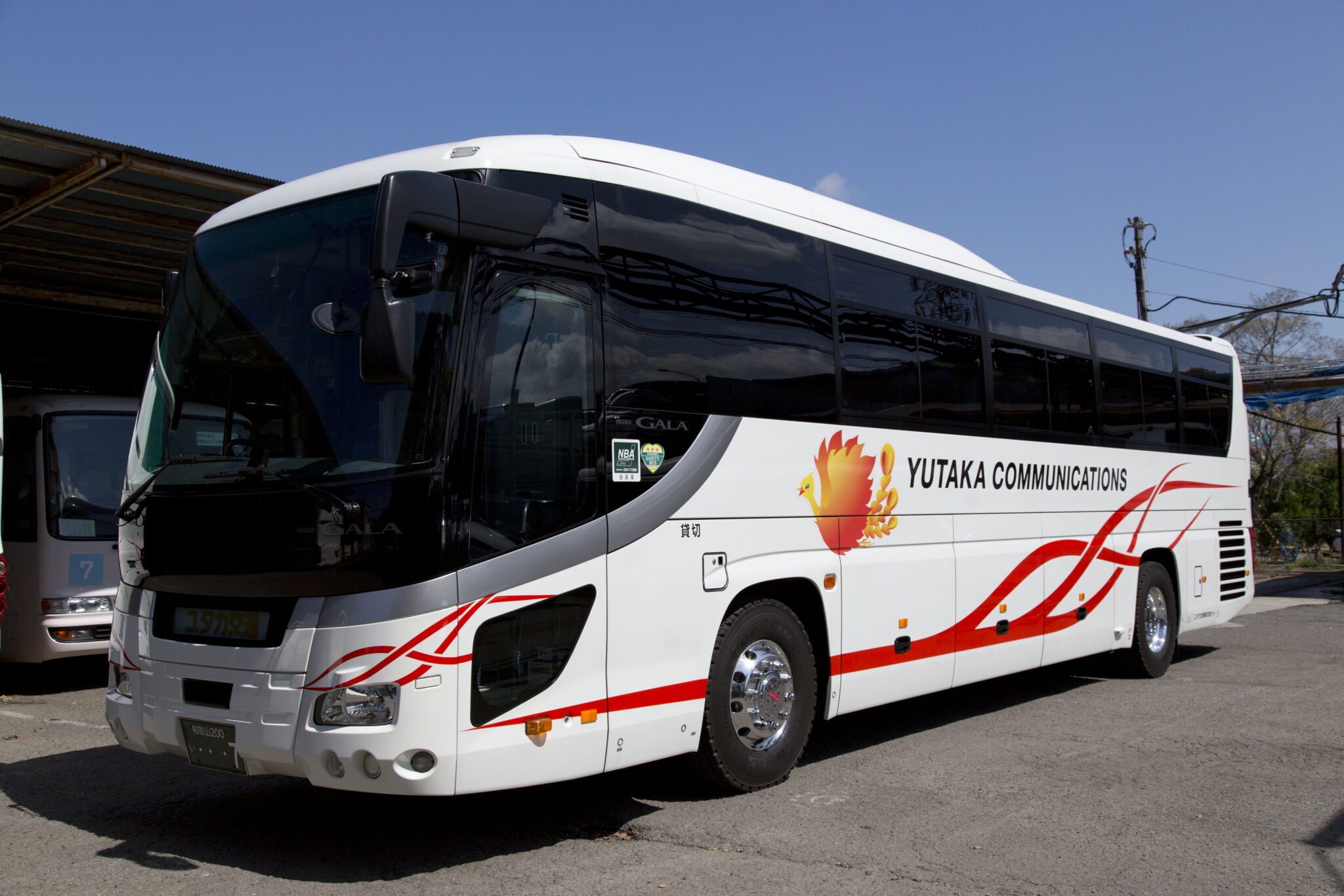 冷蔵庫付き貸切バスを予約！ペットボトルや缶は何本入る？ | 安全・高品質な貸切バス見積もり・予約【BUS PALETTE】