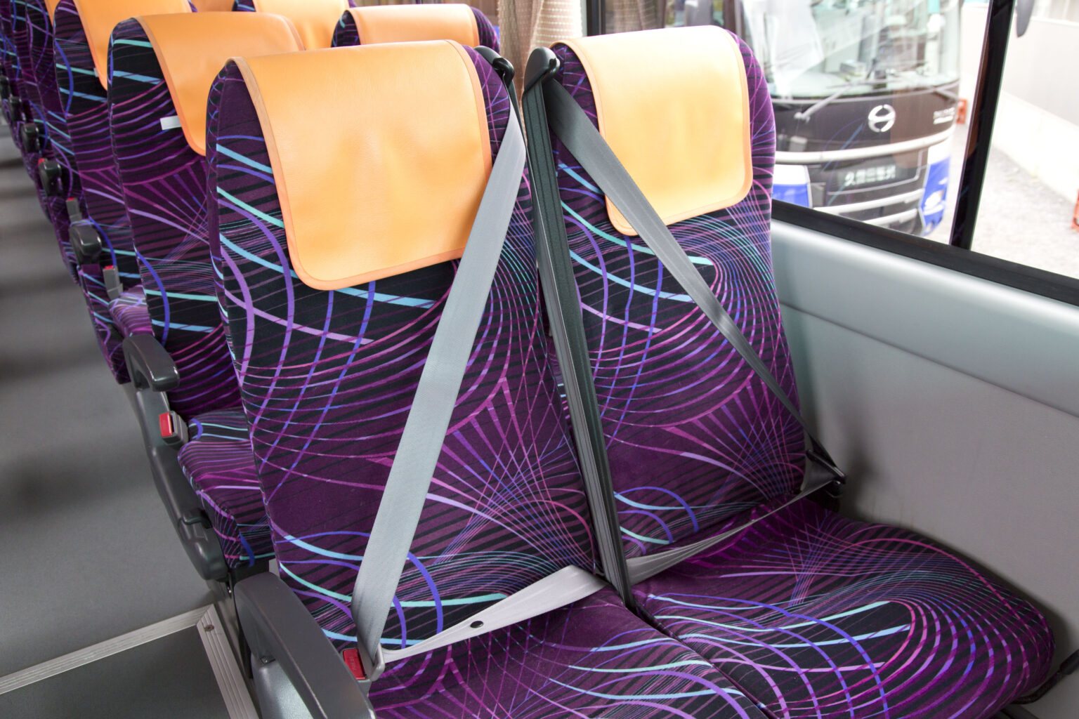 貸切バスにチャイルドシートは必要？法律と対応について | 安全・高品質な貸切バス見積もり・予約【BUS PALETTE】