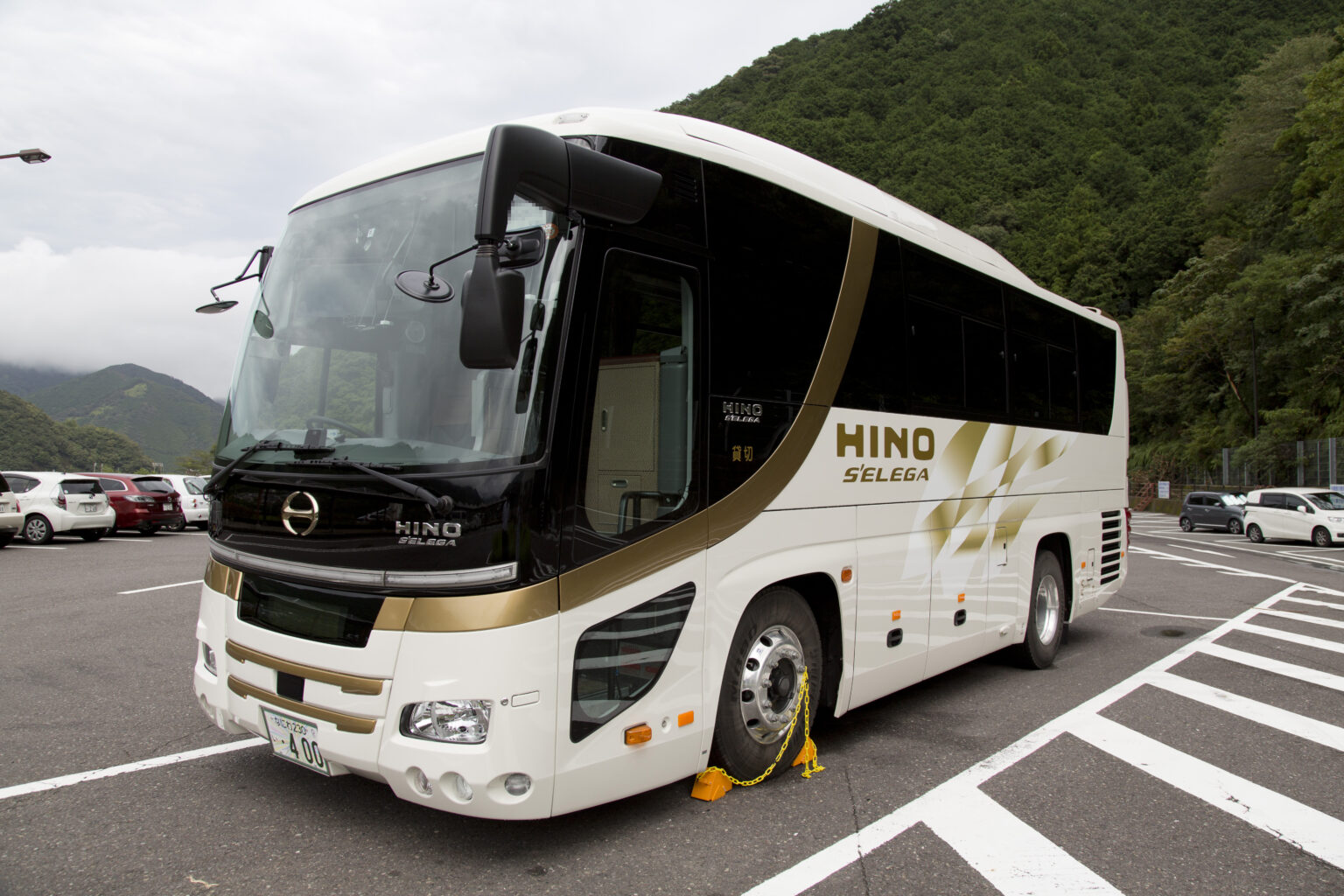 年間契約で安くなる？貸切バスの定期利用とは？ | 安全・高品質な貸切バス見積もり・予約【BUS PALETTE】